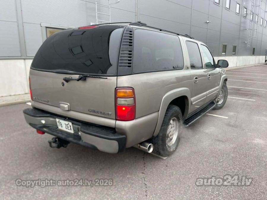 Brown Chevrolet Suburban 2000 in Tallinn, with an engine capacity of 5.30 L and mileage of 200 thousand km for 7000 €, photo 1 on AUTOMOTO.COM.LV