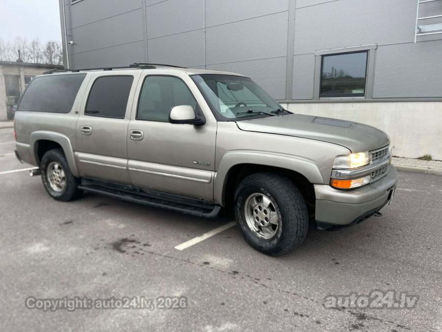 Brown Chevrolet Suburban 2000 in Tallinn, with an engine capacity of 5.30 L and mileage of 200 thousand km for 7000 €, photo 8 on AUTOMOTO.COM.LV