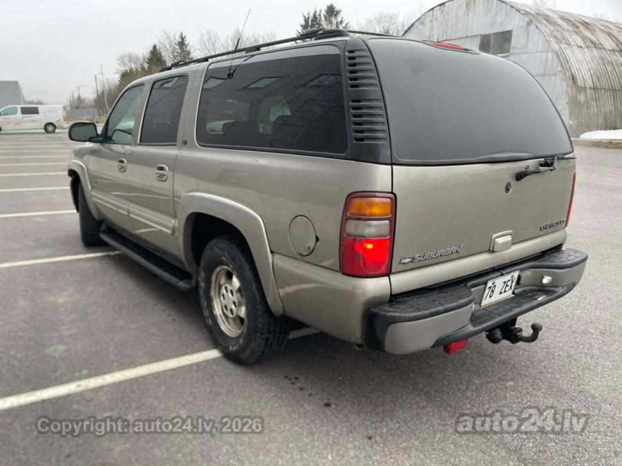Brown Chevrolet Suburban 2000 in Tallinn, with an engine capacity of 5.30 L and mileage of 200 thousand km for 7000 €, photo 11 on AUTOMOTO.COM.LV