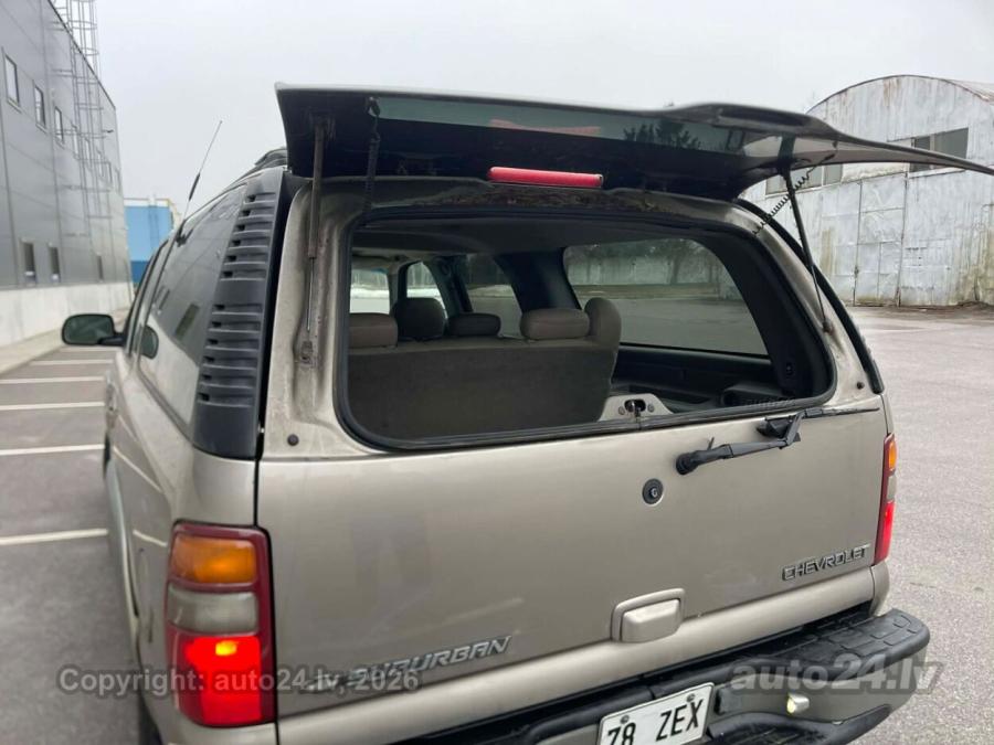 Brown Chevrolet Suburban 2000 in Tallinn, with an engine capacity of 5.30 L and mileage of 200 thousand km for 7000 €, photo 13 on AUTOMOTO.COM.LV