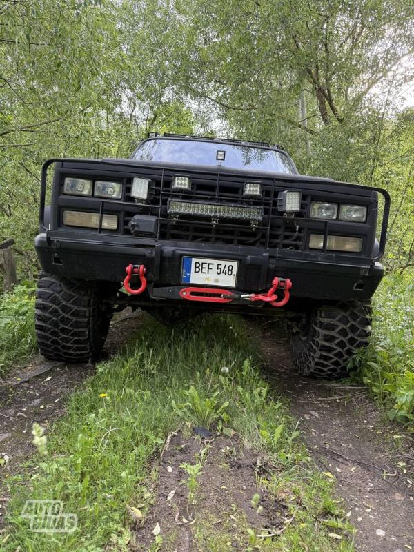 Chevrolet Suburban 1989 in Kaunas, with an engine capacity of 6.50 L and mileage of 80 thousand km for 15000 €, photo 7 on AUTOMOTO.COM.LV
