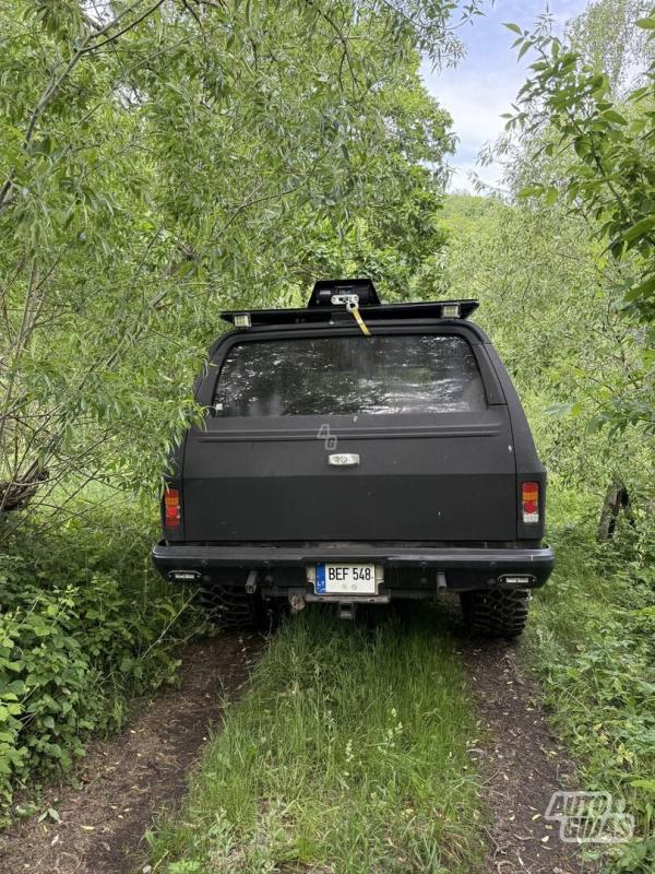 Chevrolet Suburban 1989 in Kaunas, with an engine capacity of 6.50 L and mileage of 80 thousand km for 15000 €, photo 8 on AUTOMOTO.COM.LV