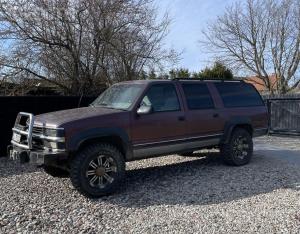 Chevrolet Suburban 1996 in Liepaja, with an engine capacity of 6.50 L and mileage of 315 thousand km for 5500 €, photo 3 on AUTOMOTO.COM.LV