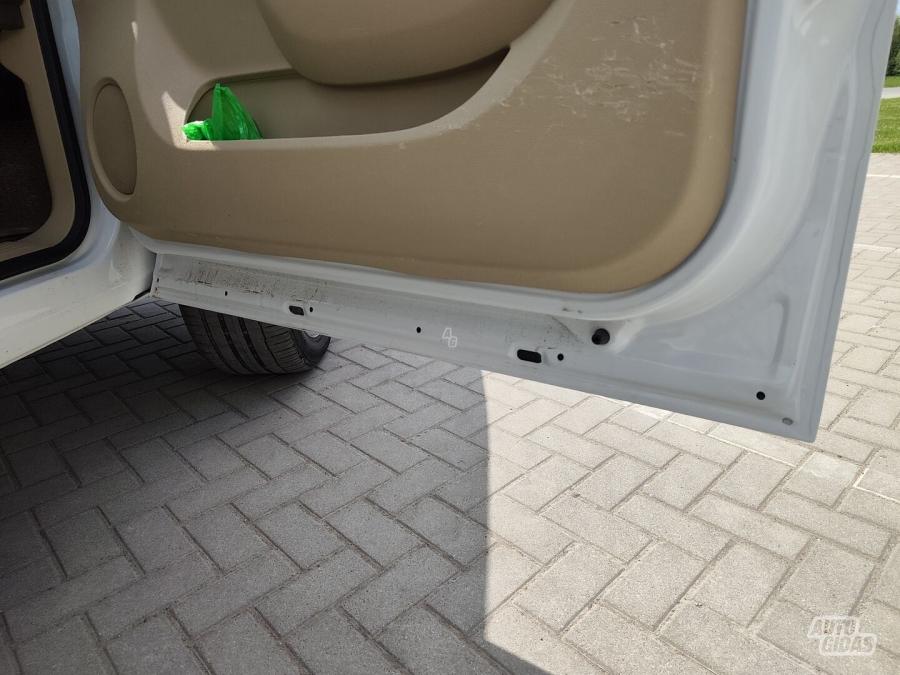 Chevrolet Suburban 2011 in Klaipeda, with an engine capacity of 5.30 L and mileage of 280 thousand km for 10500 €, photo 17 on AUTOMOTO.COM.LV