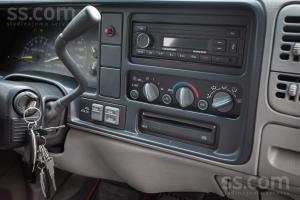 Green Chevrolet Suburban 1997 in Tukums, with an engine capacity of 5.70 L and mileage of 270 thousand km for 10000 €, photo 12 on AUTOMOTO.COM.LV