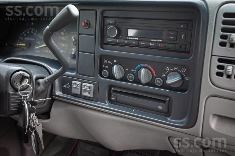 Green Chevrolet Suburban 1997 in Tukums, with an engine capacity of 5.70 L and mileage of 270 thousand km for 10000 €, photo 12 on AUTOMOTO.COM.LV