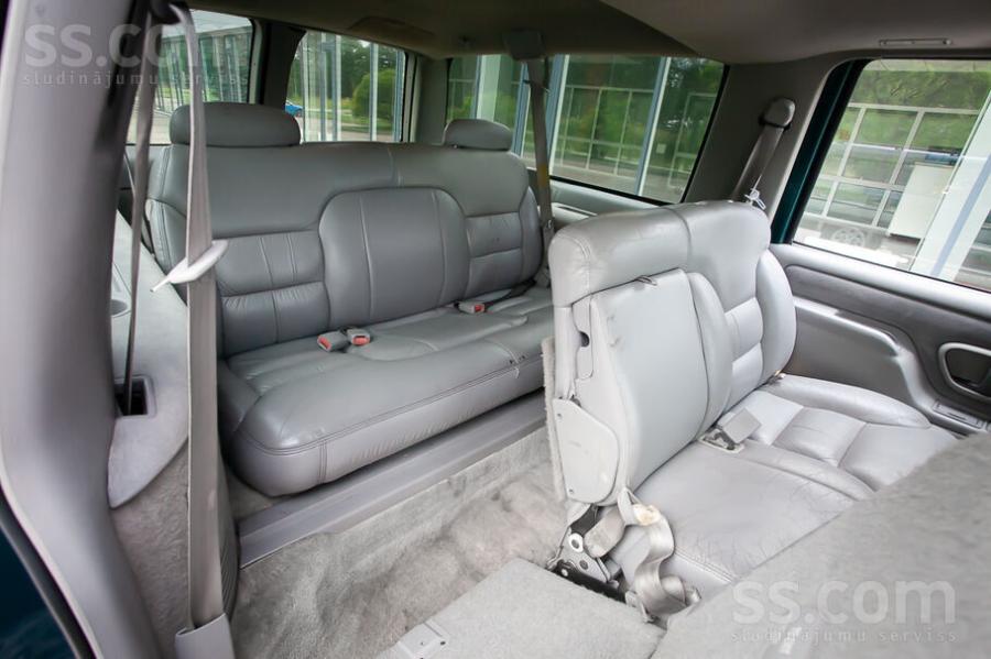 Green Chevrolet Suburban 1997 in Tukums, with an engine capacity of 5.70 L and mileage of 270 thousand km for 10000 €, photo 14 on AUTOMOTO.COM.LV