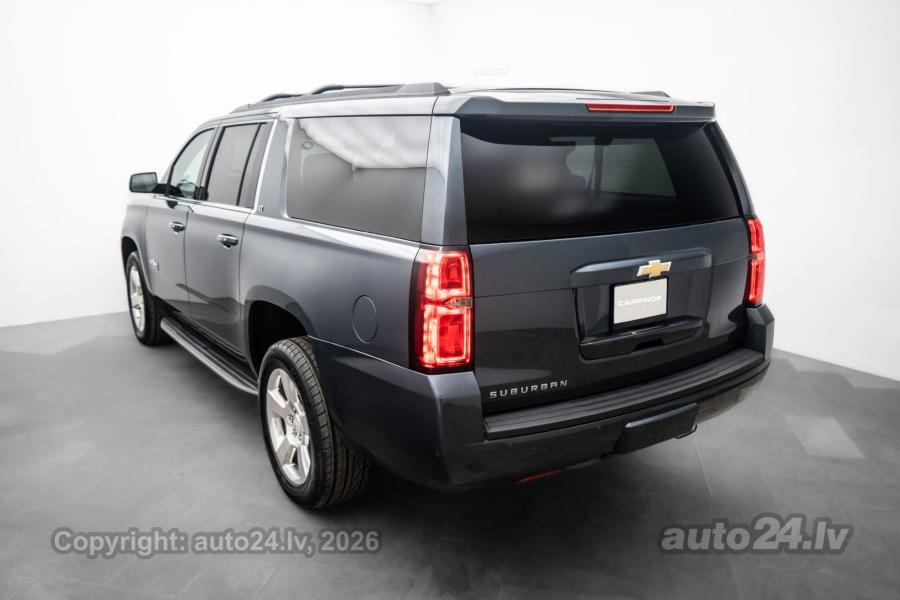 Grey Chevrolet Suburban 2020 in Tallinn, with an engine capacity of 5.30 L and mileage of 105 thousand km for 29999 €, photo 7 on AUTOMOTO.COM.LV