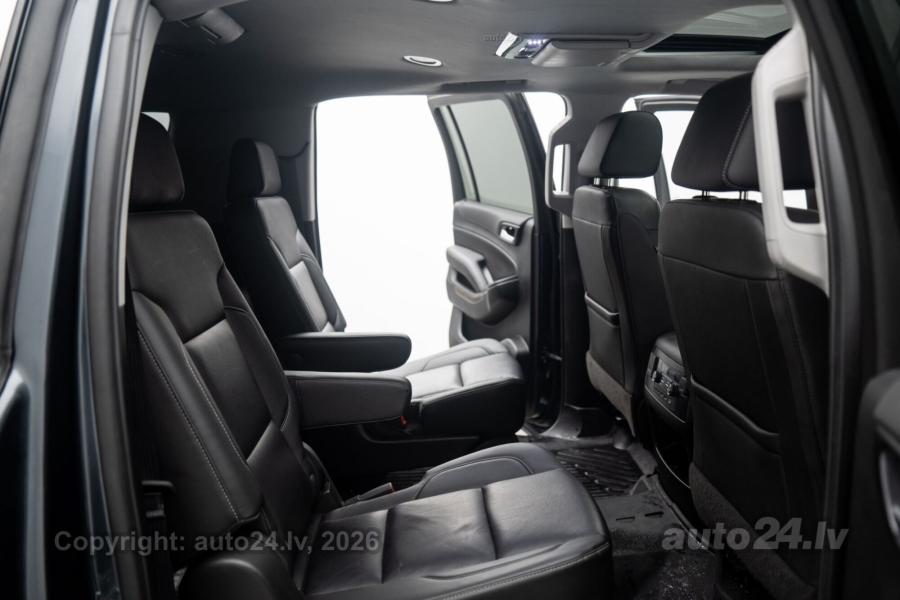 Grey Chevrolet Suburban 2020 in Tallinn, with an engine capacity of 5.30 L and mileage of 105 thousand km for 29999 €, photo 11 on AUTOMOTO.COM.LV