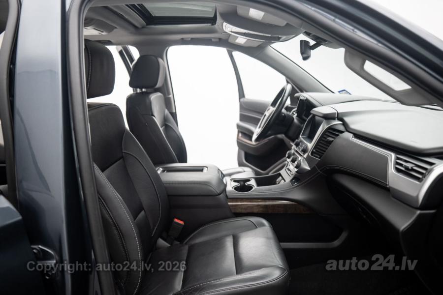 Grey Chevrolet Suburban 2020 in Tallinn, with an engine capacity of 5.30 L and mileage of 105 thousand km for 29999 €, photo 12 on AUTOMOTO.COM.LV