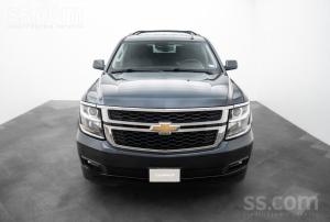 Grey Chevrolet Suburban 2020 in Tallinn, with an engine capacity of 5.30 L and mileage of 105 thousand km for 29999 €, photo 3 on AUTOMOTO.COM.LV