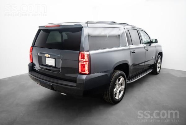 Pelēks Chevrolet Suburban 2020 Tallina, ar dzinēja tilpumu 5.30 L un nobraukumu 105 tūkst. km par 29999 €, foto 4 vietnē AUTOMOTO.COM.LV
