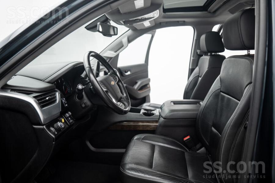 Grey Chevrolet Suburban 2020 in Tallinn, with an engine capacity of 5.30 L and mileage of 105 thousand km for 29999 €, photo 8 on AUTOMOTO.COM.LV