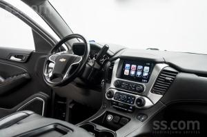 Grey Chevrolet Suburban 2020 in Tallinn, with an engine capacity of 5.30 L and mileage of 105 thousand km for 29999 €, photo 13 on AUTOMOTO.COM.LV