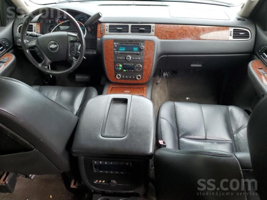 Sarkans Chevrolet Suburban 2008 Ogre, ar dzinēja tilpumu 5.30 L un nobraukumu 306 tūkst. km par 14500 €, foto 7 vietnē AUTOMOTO.COM.LV