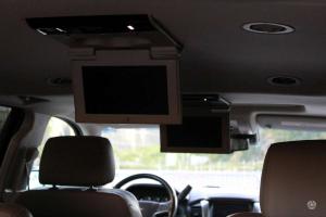 White Chevrolet Suburban 2016 in Siauliai, with an engine capacity of 5.30 L and mileage of 286 thousand km for 18900 €, photo 21 on AUTOMOTO.COM.LV
