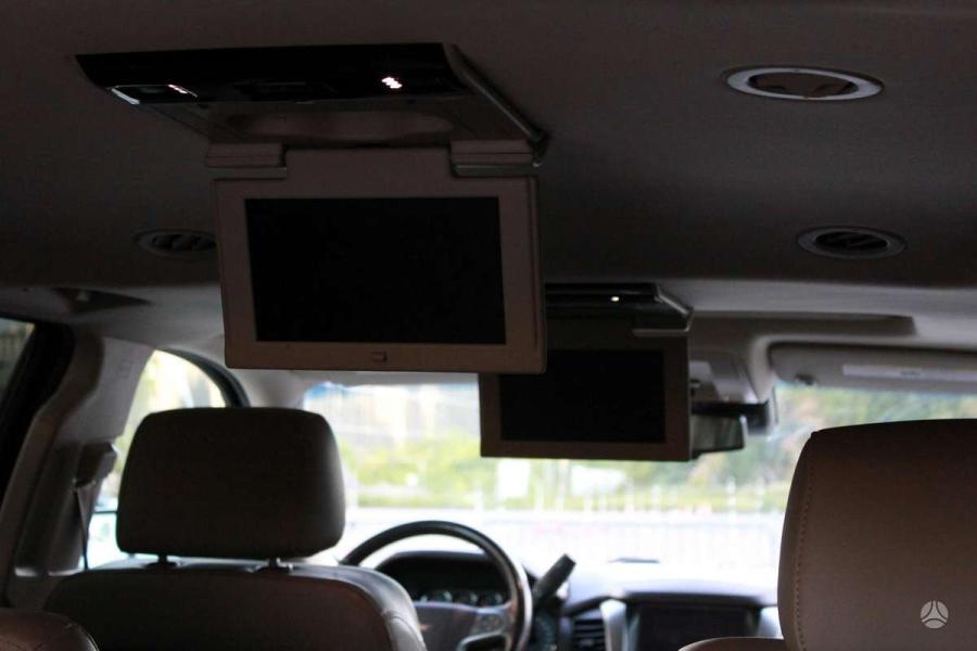 White Chevrolet Suburban 2016 in Siauliai, with an engine capacity of 5.30 L and mileage of 286 thousand km for 18900 €, photo 21 on AUTOMOTO.COM.LV