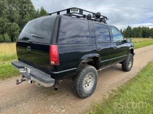 Black Chevrolet Tahoe 1996 in Tallinn, with an engine capacity of 5.70 L and mileage of 207 thousand km for 3500 €, photo 5 on AUTOMOTO.COM.LV
