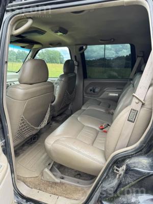 Black Chevrolet Tahoe 1996 in Tallinn, with an engine capacity of 5.70 L and mileage of 207 thousand km for 3500 €, photo 18 on AUTOMOTO.COM.LV