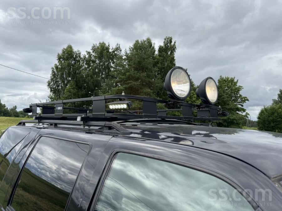 Black Chevrolet Tahoe 1996 in Tallinn, with an engine capacity of 5.70 L and mileage of 207 thousand km for 3500 €, photo 22 on AUTOMOTO.COM.LV