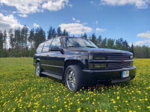 Black Chevrolet Tahoe 1997 in Vilnius, with an engine capacity of 5.70 L and mileage of 264 thousand km for 3000 €, photo 3 on AUTOMOTO.COM.LV