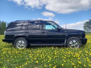 Black Chevrolet Tahoe 1997 in Vilnius, with an engine capacity of 5.70 L and mileage of 264 thousand km for 3000 €, photo 4 on AUTOMOTO.COM.LV