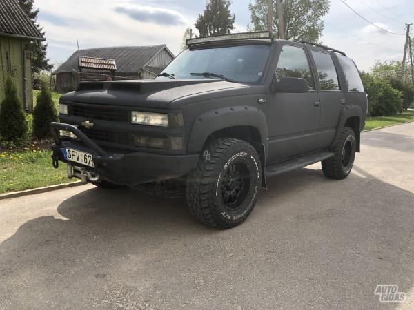 Черный Шевроле Тахо 1999 в Акмяне, объемом двигателя 5.70 л и пробегом 321 тыс. км за 7000 €, фото 3 на AUTOMOTO.COM.LV