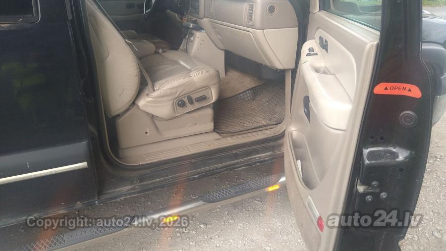 Melns Chevrolet Tahoe 2002 Tallina, ar dzinēja tilpumu 5.30 L un nobraukumu 431 tūkst. km par 6500 €, foto 6 vietnē AUTOMOTO.COM.LV