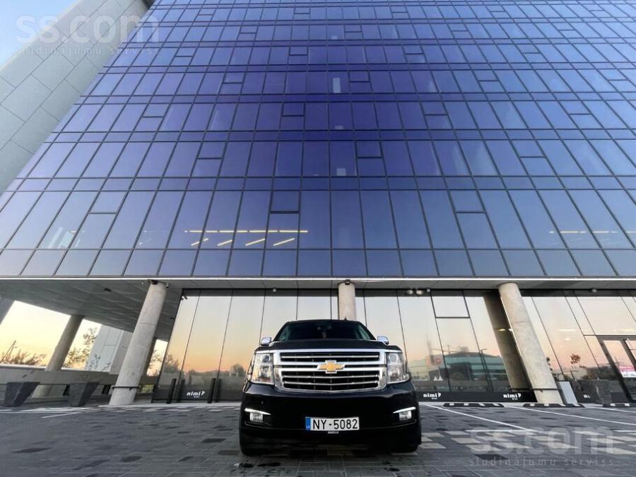 Melns Chevrolet Tahoe 2015 Rīga, ar dzinēja tilpumu 5.30 L un nobraukumu 172 tūkst. km par 15000 €, foto 1 vietnē AUTOMOTO.COM.LV