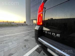 Melns Chevrolet Tahoe 2015 Rīga, ar dzinēja tilpumu 5.30 L un nobraukumu 172 tūkst. km par 15000 €, foto 4 vietnē AUTOMOTO.COM.LV