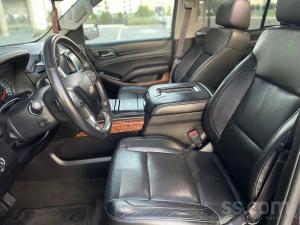 Melns Chevrolet Tahoe 2015 Rīga, ar dzinēja tilpumu 5.30 L un nobraukumu 172 tūkst. km par 15000 €, foto 17 vietnē AUTOMOTO.COM.LV