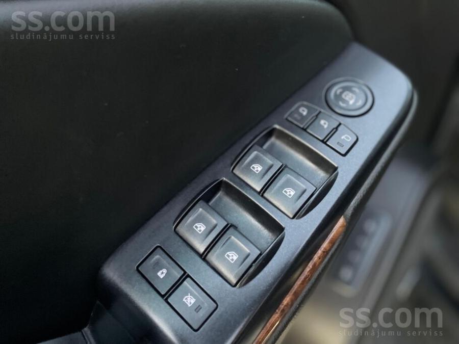 Melns Chevrolet Tahoe 2015 Rīga, ar dzinēja tilpumu 5.30 L un nobraukumu 172 tūkst. km par 15000 €, foto 21 vietnē AUTOMOTO.COM.LV