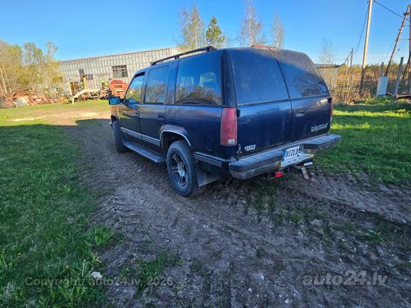 Zils Chevrolet Tahoe 1996 Tallina, ar dzinēja tilpumu 5.70 L un nobraukumu 0 tūkst. km par 5500 €, foto 2 vietnē AUTOMOTO.COM.LV