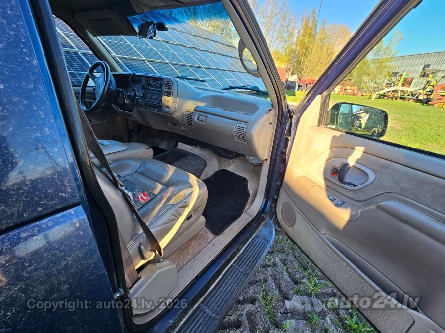 Zils Chevrolet Tahoe 1996 Tallina, ar dzinēja tilpumu 5.70 L un nobraukumu 0 tūkst. km par 5500 €, foto 15 vietnē AUTOMOTO.COM.LV