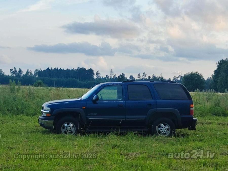 Blue Chevrolet Tahoe 2002 in Tallinn, with an engine capacity of 5.30 L and mileage of 0 thousand km for 3800 €, photo 4 on AUTOMOTO.COM.LV