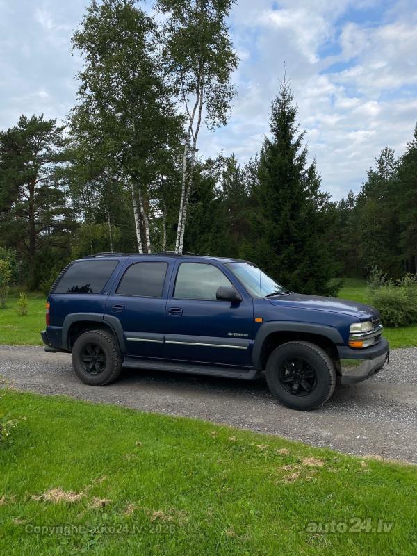 Blue Chevrolet Tahoe 2002 in Tallinn, with an engine capacity of 5.30 L and mileage of 0 thousand km for 4800 €, photo 3 on AUTOMOTO.COM.LV