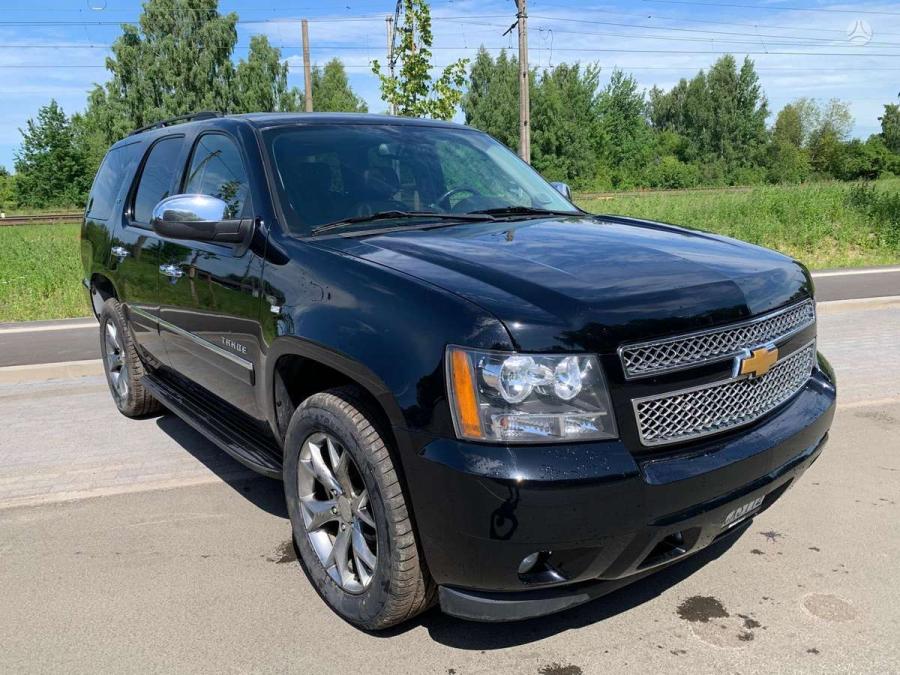 Blue Chevrolet Tahoe 2011 in Riga, with an engine capacity of 0.00 L and mileage of 263 thousand km for 9900 €, photo 1 on AUTOMOTO.COM.LV
