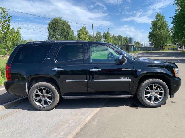 Blue Chevrolet Tahoe 2011 in Riga, with an engine capacity of 0.00 L and mileage of 263 thousand km for 9900 €, photo 5 on AUTOMOTO.COM.LV