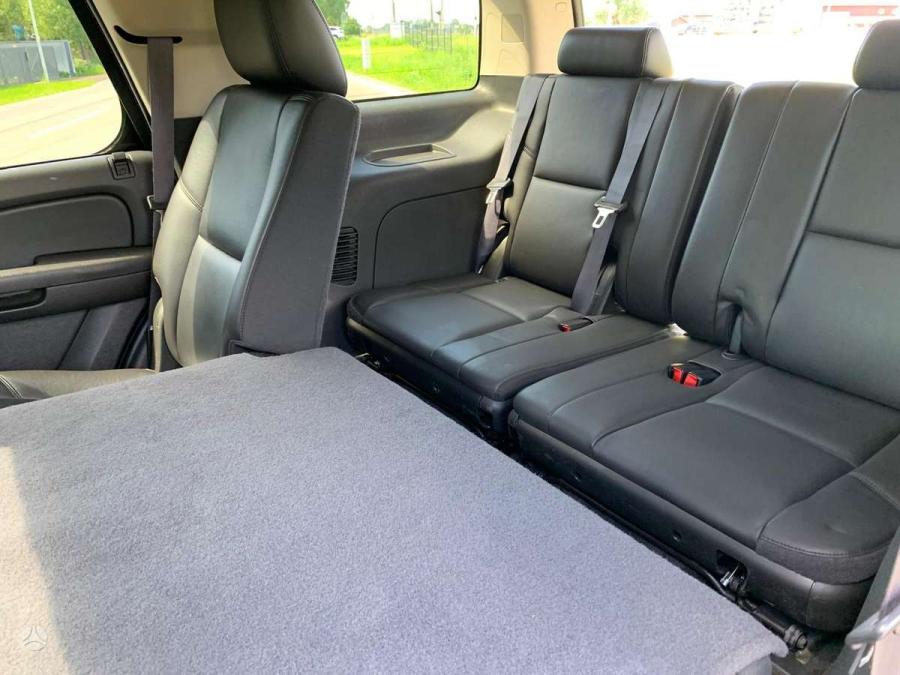 Blue Chevrolet Tahoe 2011 in Riga, with an engine capacity of 0.00 L and mileage of 263 thousand km for 9900 €, photo 16 on AUTOMOTO.COM.LV