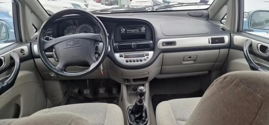 Blue Chevrolet Tahoe 2008 in Valmiera, with an engine capacity of 1.60 L and mileage of 179 thousand km for 670 €, photo 10 on AUTOMOTO.COM.LV