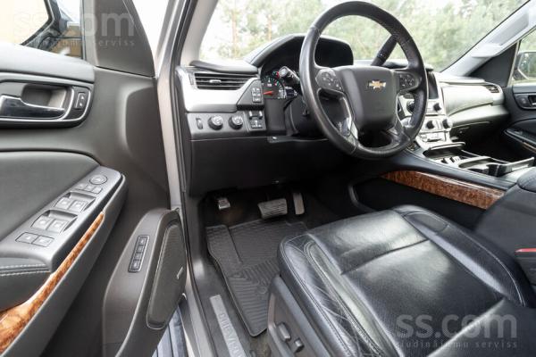 Pelēks Chevrolet Tahoe 2016 Tallina, ar dzinēja tilpumu 5.30 L un nobraukumu 162 tūkst. km par 33000 €, foto 9 vietnē AUTOMOTO.COM.LV