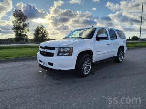 Balts Chevrolet Tahoe 2008 Rīga, ar dzinēja tilpumu 6.00 L un nobraukumu 260 tūkst. km par 13500 €, foto  vietnē AUTOMOTO.COM.LV