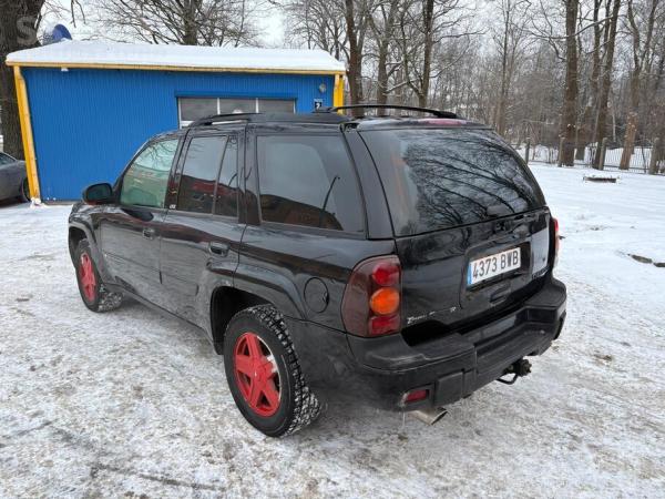 Black Chevrolet TrailBlazer 2002 in Riga, with an engine capacity of 4.20 L and mileage of 245 thousand km for 2250 €, photo 4 on AUTOMOTO.COM.LV