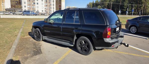 Black Chevrolet TrailBlazer 2003 in Utena, with an engine capacity of 4.20 L and mileage of 300 thousand km for 5999 €, photo 6 on AUTOMOTO.COM.LV