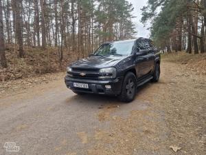 Melns Chevrolet TrailBlazer 2003 Viļņa, ar dzinēja tilpumu 4.20 L un nobraukumu 350 tūkst. km par 3500 €, foto 3 vietnē AUTOMOTO.COM.LV