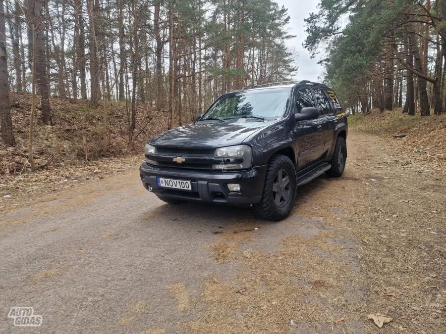 Melns Chevrolet TrailBlazer 2003 Viļņa, ar dzinēja tilpumu 4.20 L un nobraukumu 350 tūkst. km par 3500 €, foto 3 vietnē AUTOMOTO.COM.LV