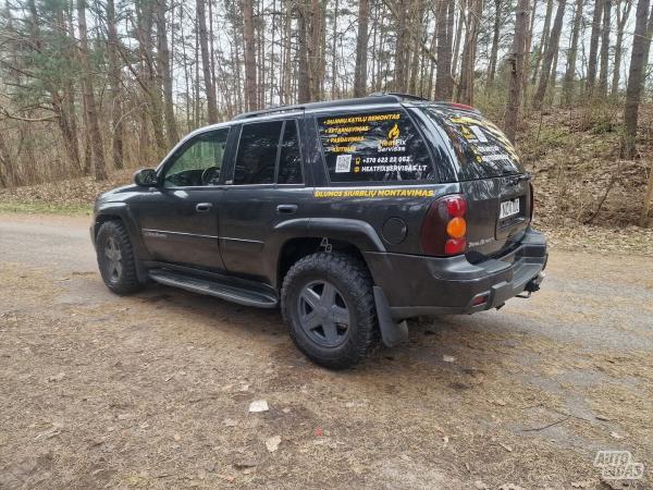 Melns Chevrolet TrailBlazer 2003 Viļņa, ar dzinēja tilpumu 4.20 L un nobraukumu 350 tūkst. km par 3500 €, foto 4 vietnē AUTOMOTO.COM.LV