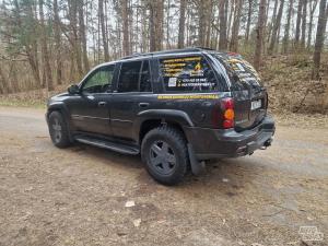 Melns Chevrolet TrailBlazer 2003 Viļņa, ar dzinēja tilpumu 4.20 L un nobraukumu 350 tūkst. km par 3500 €, foto 5 vietnē AUTOMOTO.COM.LV
