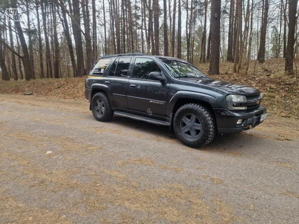 Melns Chevrolet TrailBlazer 2003 Viļņa, ar dzinēja tilpumu 4.20 L un nobraukumu 350 tūkst. km par 3500 €, foto 5 vietnē AUTOMOTO.COM.LV