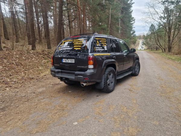 Melns Chevrolet TrailBlazer 2003 Viļņa, ar dzinēja tilpumu 4.20 L un nobraukumu 350 tūkst. km par 3500 €, foto 7 vietnē AUTOMOTO.COM.LV
